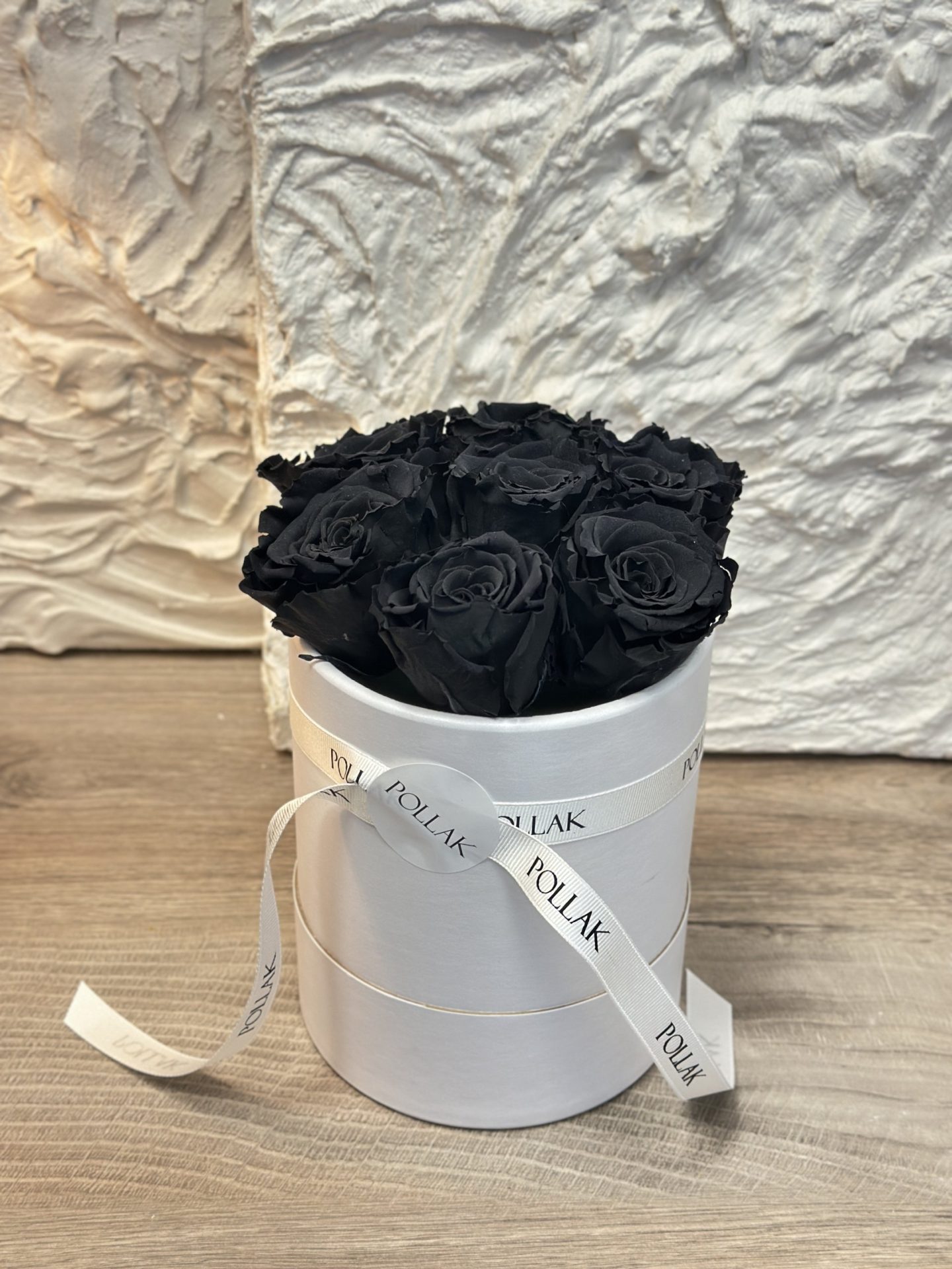 BLACK ROSE BOX - Pollak Flowers